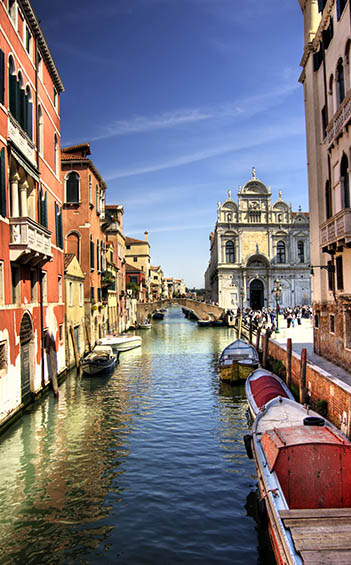 Flights to Venice - Book & Fly from Philippines | Qatar Airways