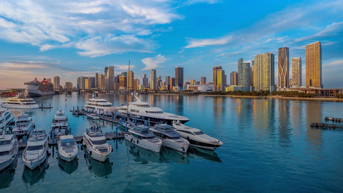 Book flights from Doha (DOH) to Miami (MIA) | Qatar Airways